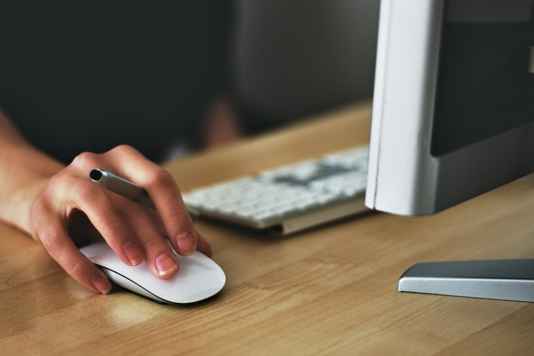 Technically, What Are The Differences Between A Monitor And A Desktop ...